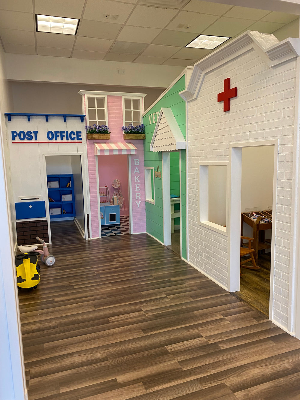 See Our Play Space – Let's Play Pretend